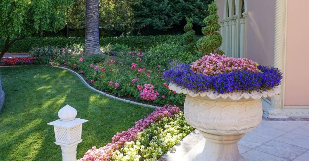 How to Design a Stunning Victorian Garden - Petrus Landscaping